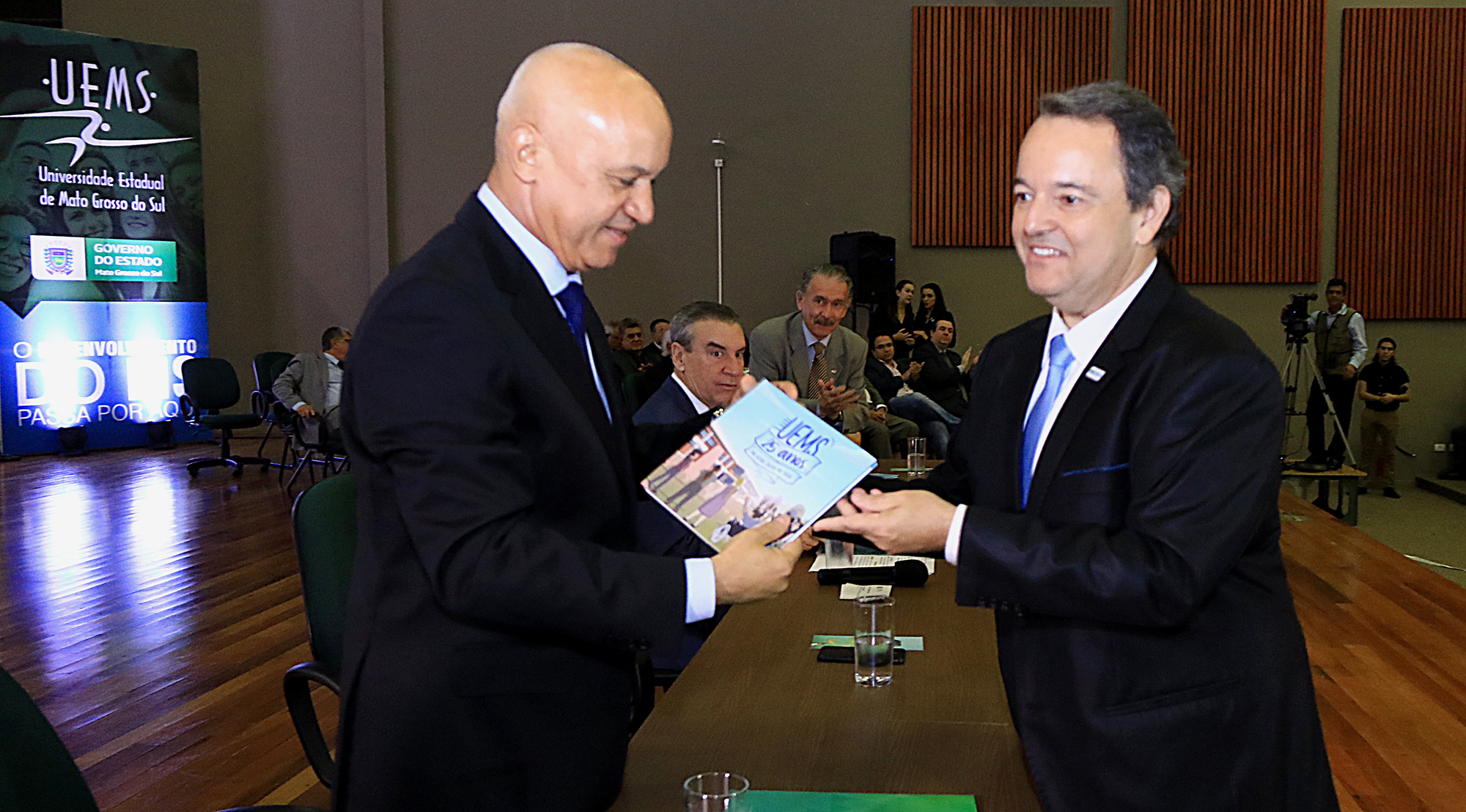 Homenagens marcam celebração dos 25 anos de criação da UEMS – Agência ... Homenagens marcam celebração dos 25 anos de criação da UEMS – Agência ...